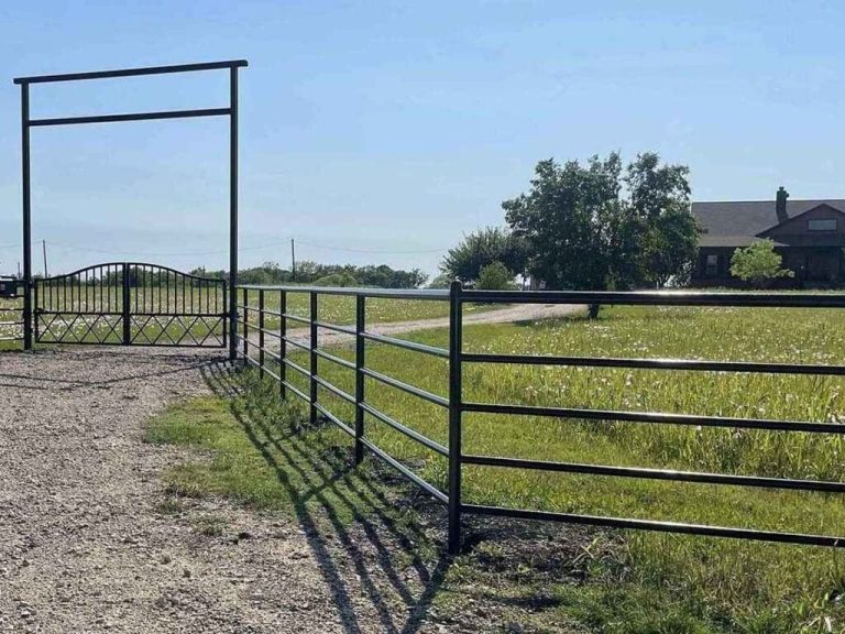 Pros of Pipe Fences from a North Texas Fence Company - Lowery Fence & Patio